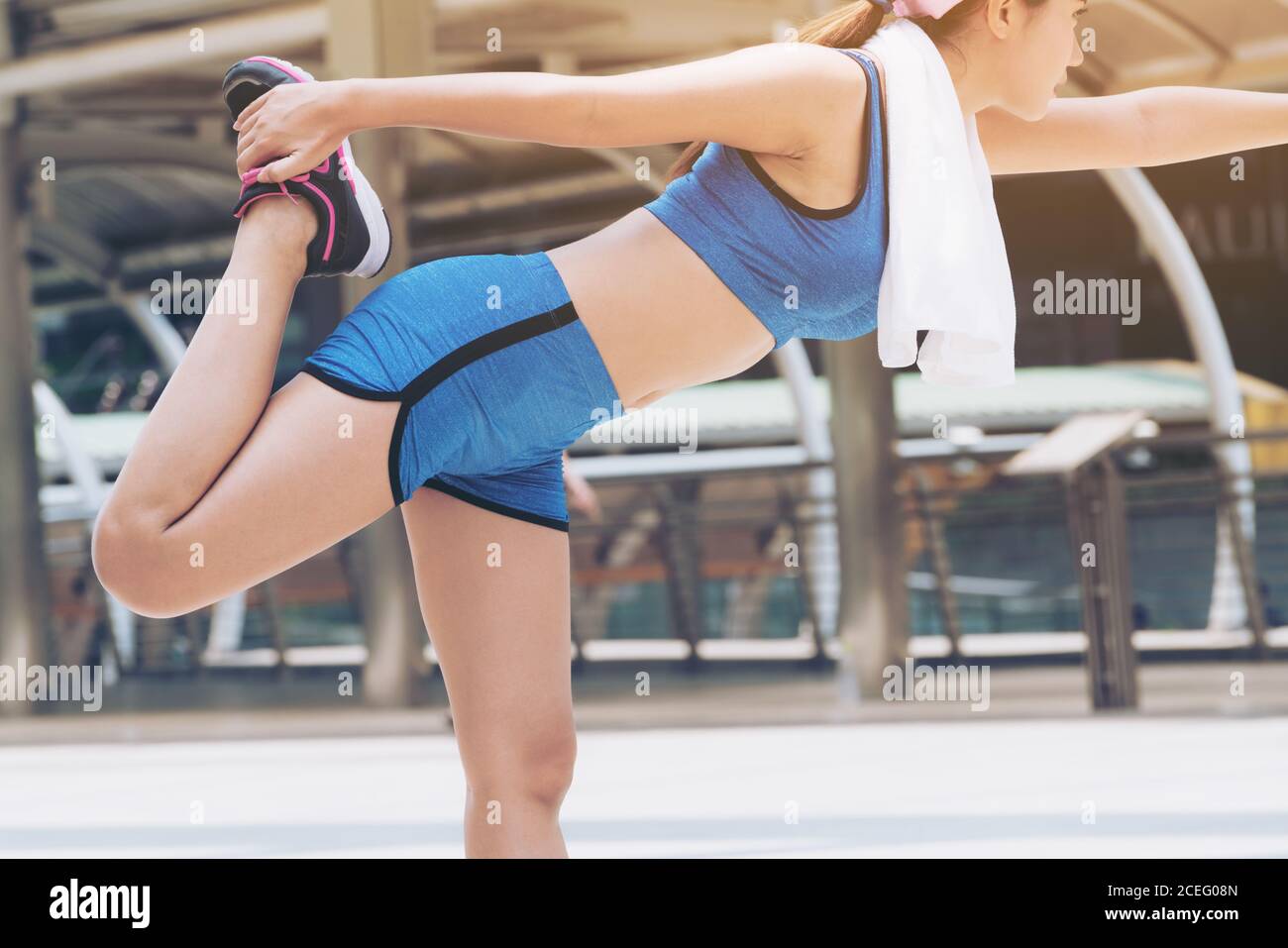 Stretching full body hi-res stock photography and images - Alamy