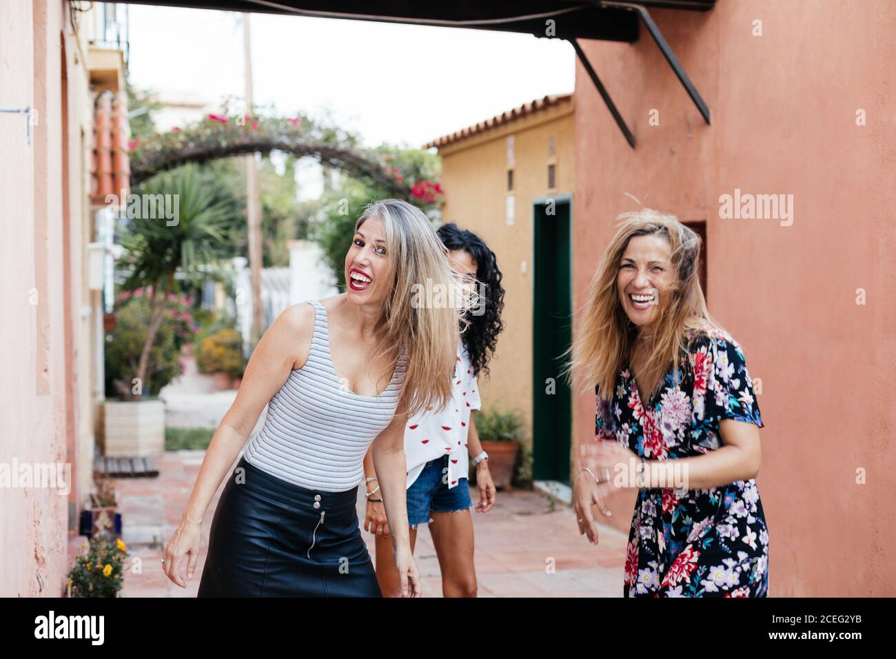 Three girls having fun hi-res stock photography and images - Alamy