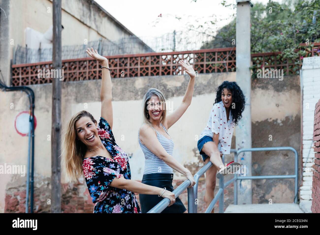 Three girls playing outdoor hi-res stock photography and images - Alamy