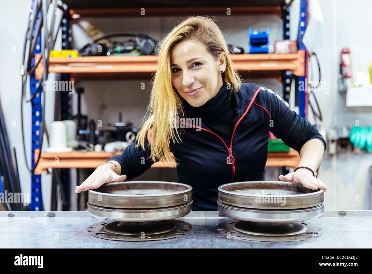 Mechanical engineer woman hi-res stock photography and images - Alamy