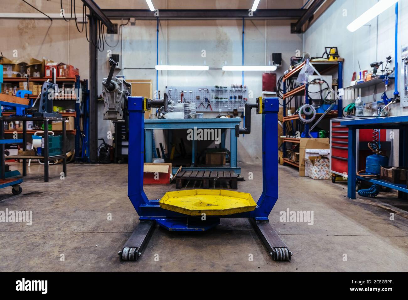 Mechanical workshop hi-res stock photography and images - Alamy