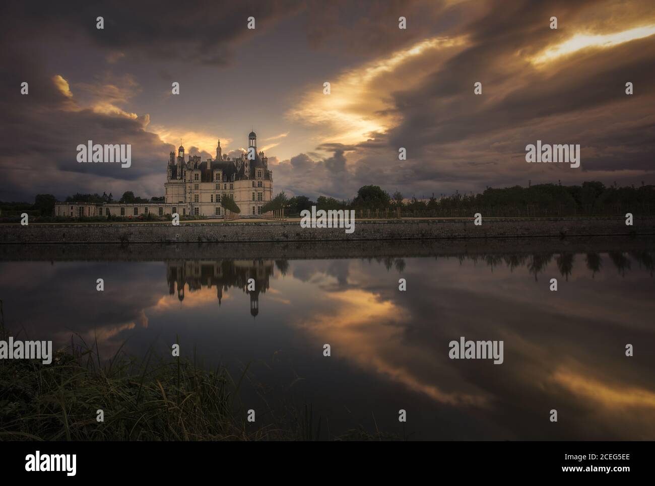 Beautiful medieval castle hi-res stock photography and images - Alamy