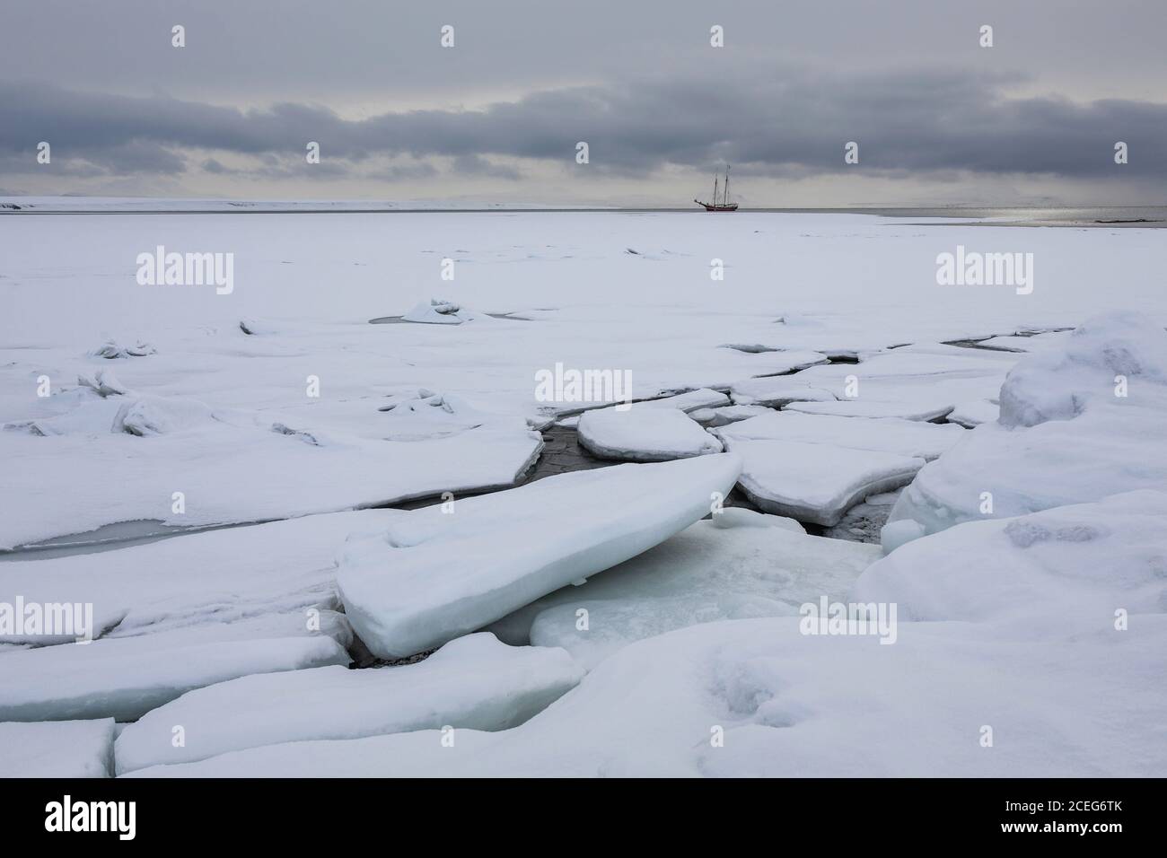 Thick ice cracking on hi-res stock photography and images - Alamy