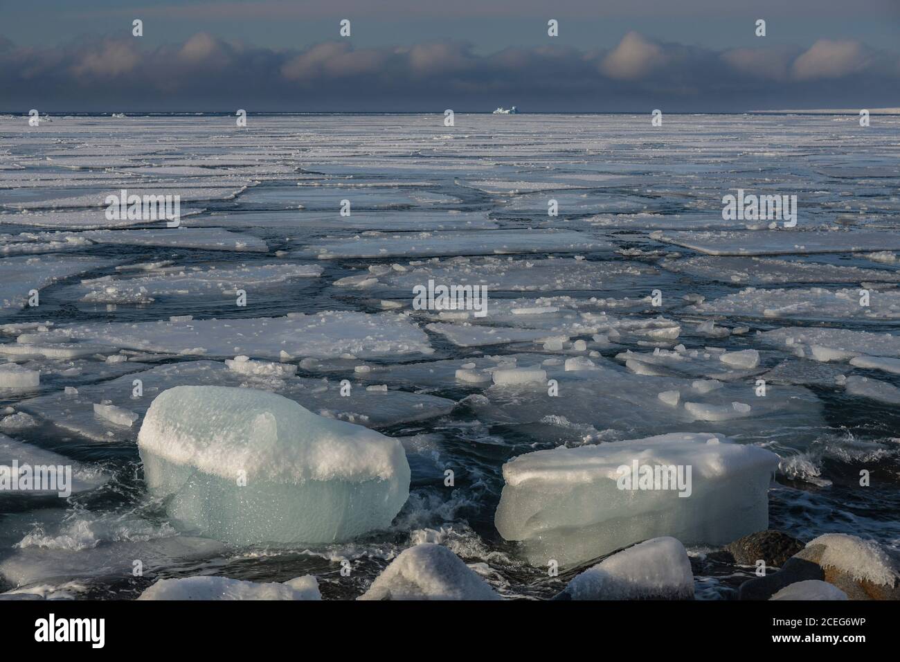 Melting ice blocks hi-res stock photography and images - Alamy