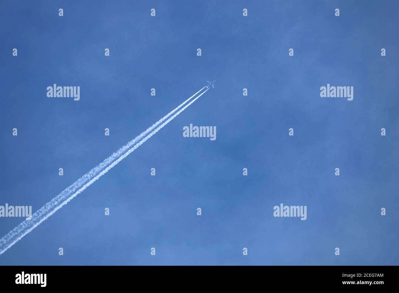 Airplane airfield against clear hi-res stock photography and images - Alamy
