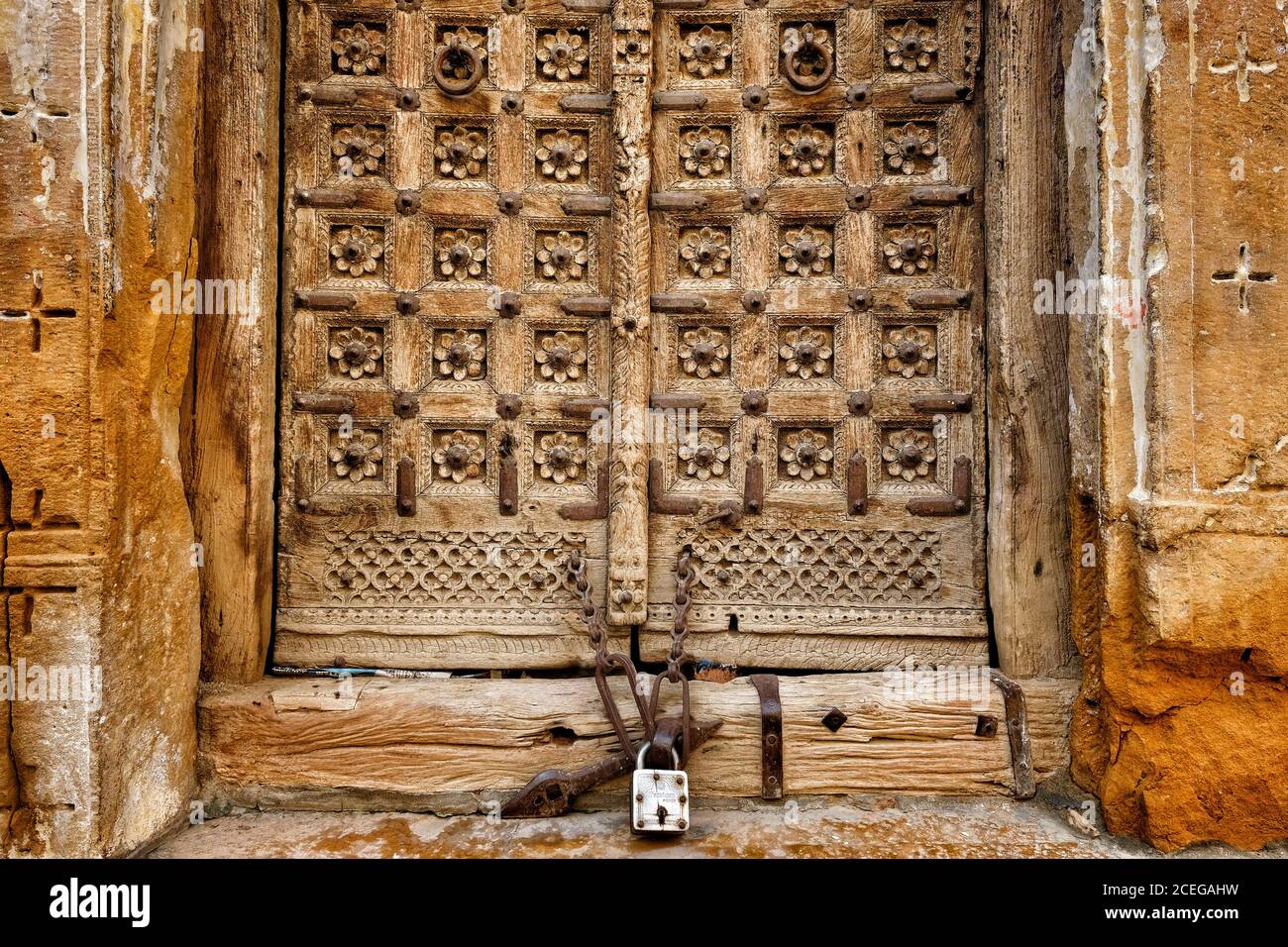Haveli door hi-res stock photography and images - Alamy
