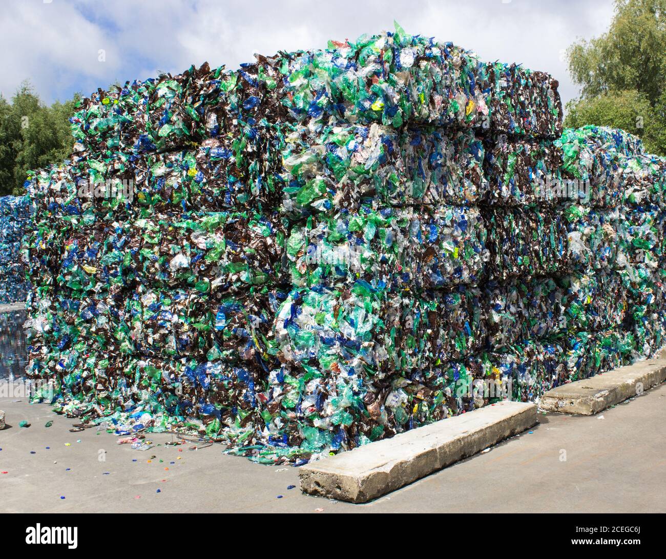 Pile of plastic waste for recycling Stock Photo - Alamy