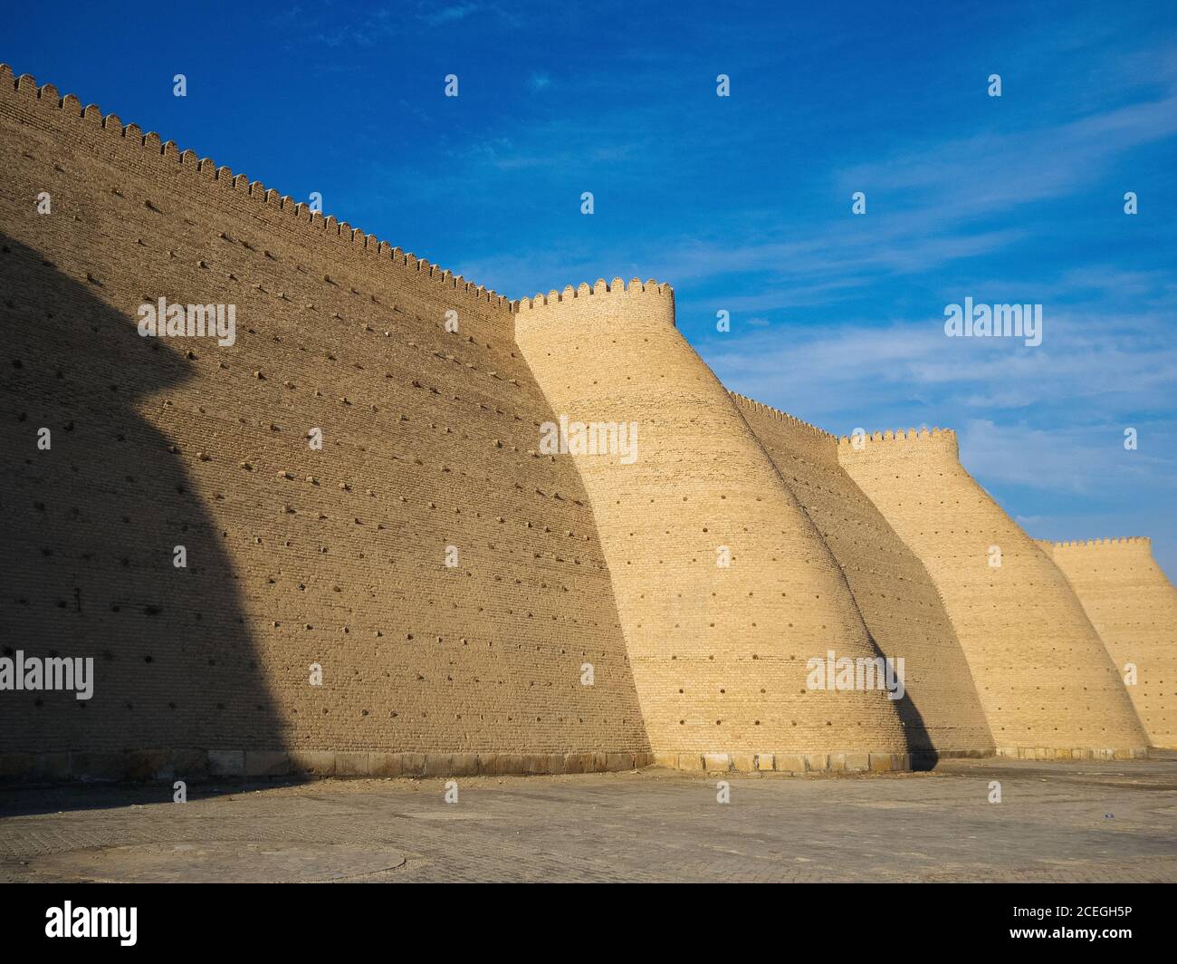 Solid walls hi-res stock photography and images - Alamy
