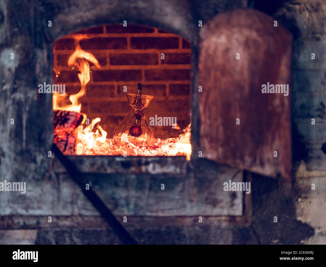 Red hot glass furnace hi-res stock photography and images - Alamy