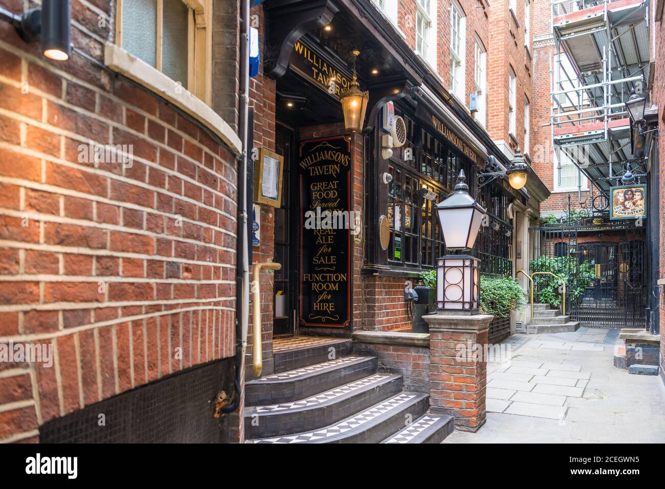 Williamsons Tavern and The Four Sisters, British pubs in Groveland ...