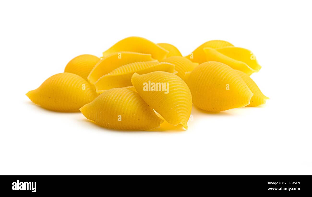 Yellow pasta shell hi-res stock photography and images - Alamy