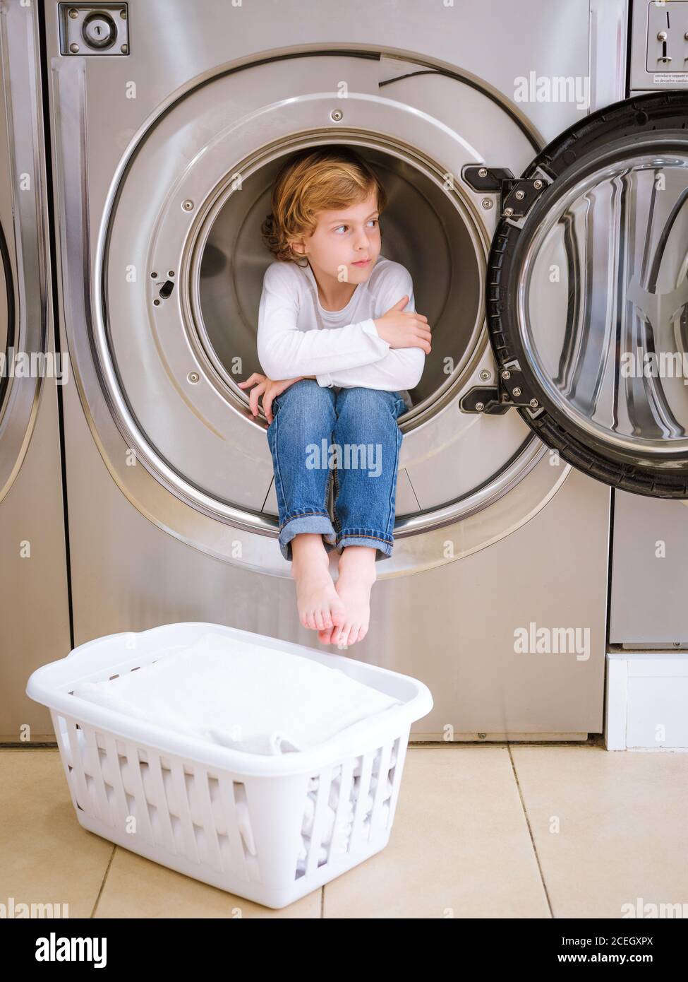 Inside washing machine hi-res stock photography and images - Alamy