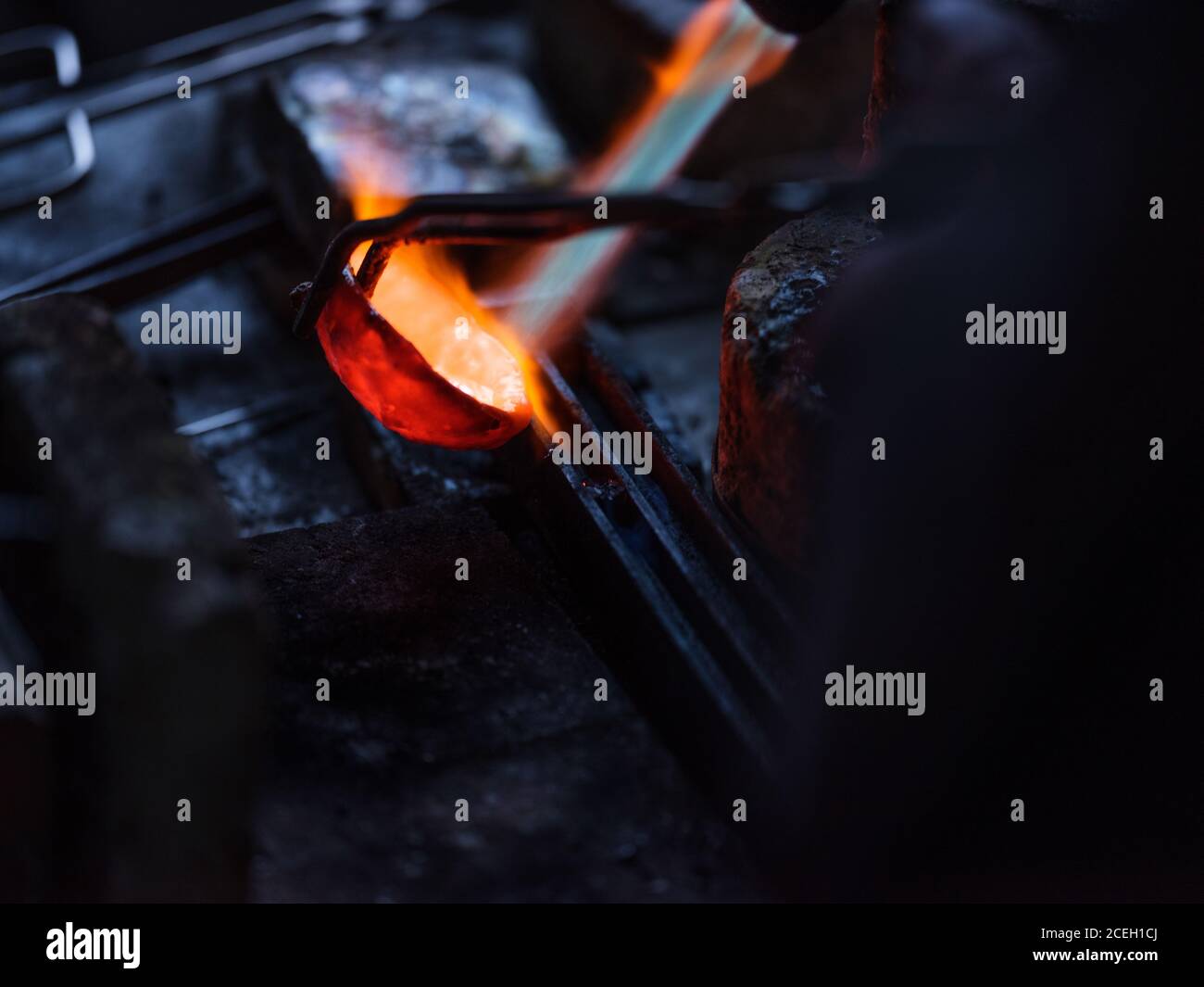 Jewelry factory hi-res stock photography and images - Alamy