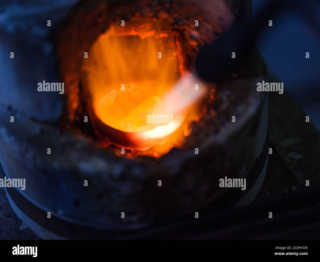 Metal heating hi-res stock photography and images - Alamy