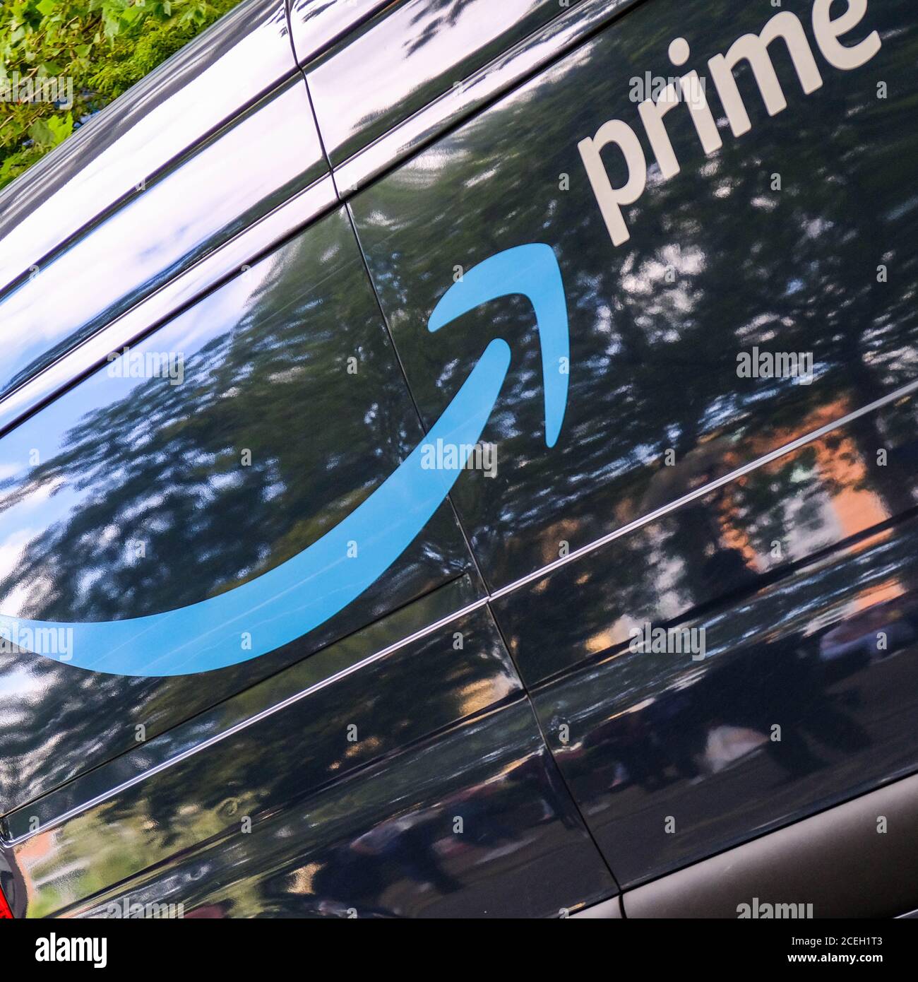 Online retailer van hi-res stock photography and images - Alamy