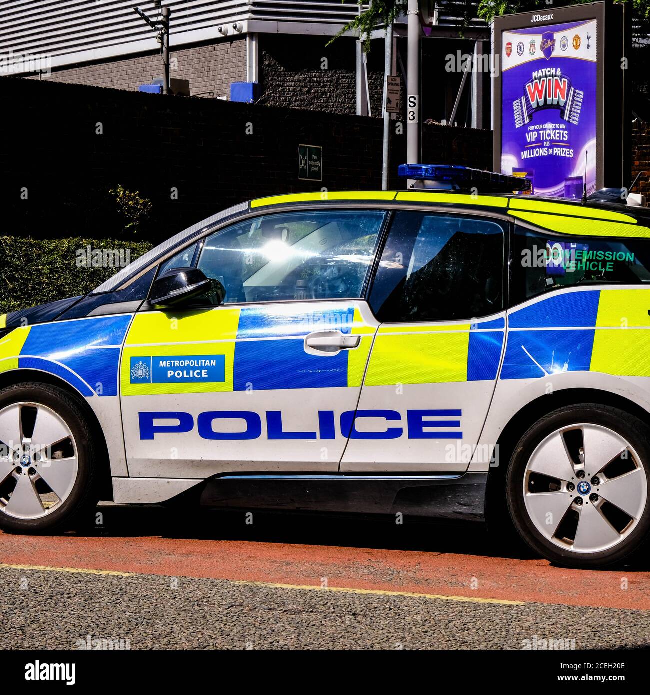 Met police patrol car hi-res stock photography and images - Alamy