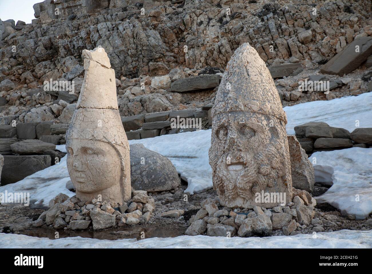 Statues on Nemrut mountain, Turkey (Nemrut Dağı Stock Photo - Alamy