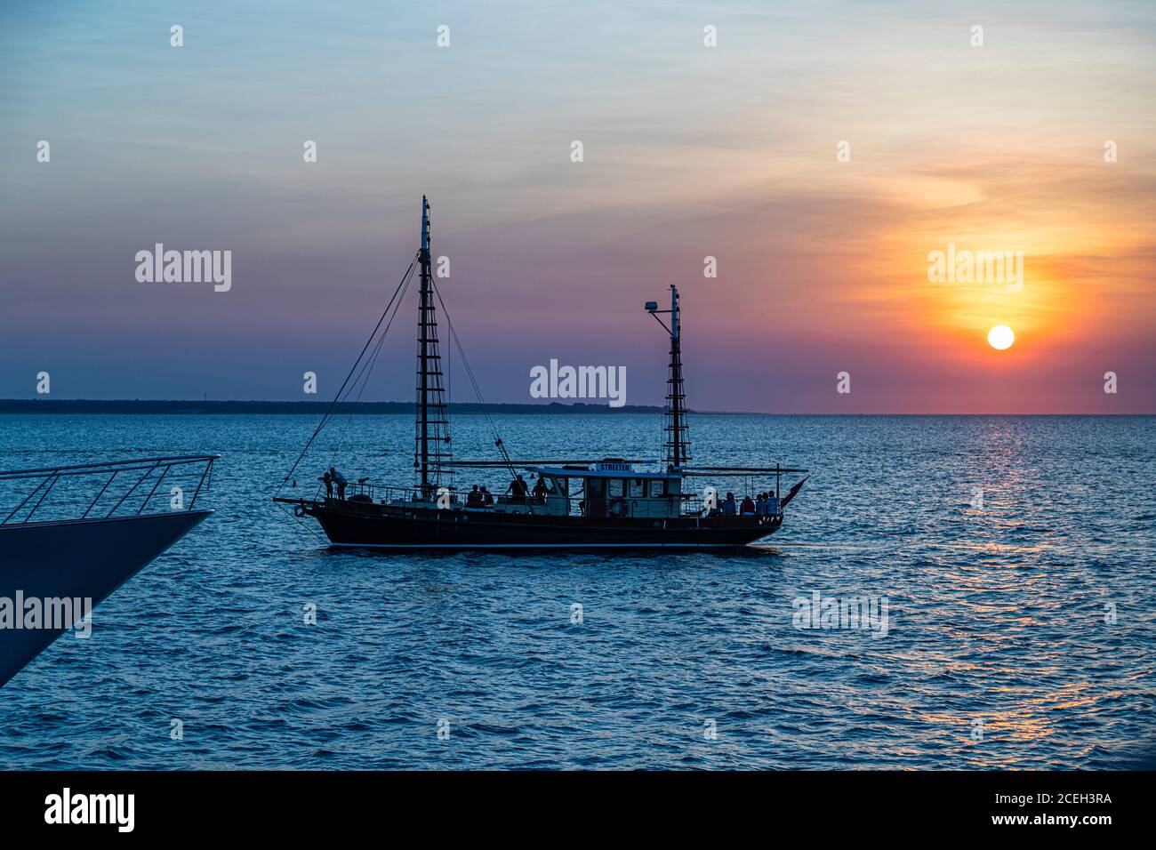 Darwin Waterfront Harbour Stock Photo - Alamy