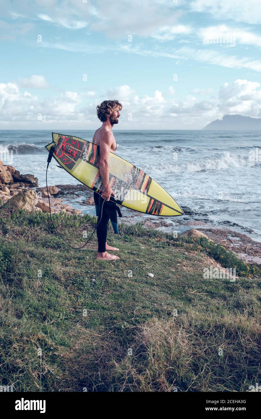 Man with board hi-res stock photography and images - Alamy