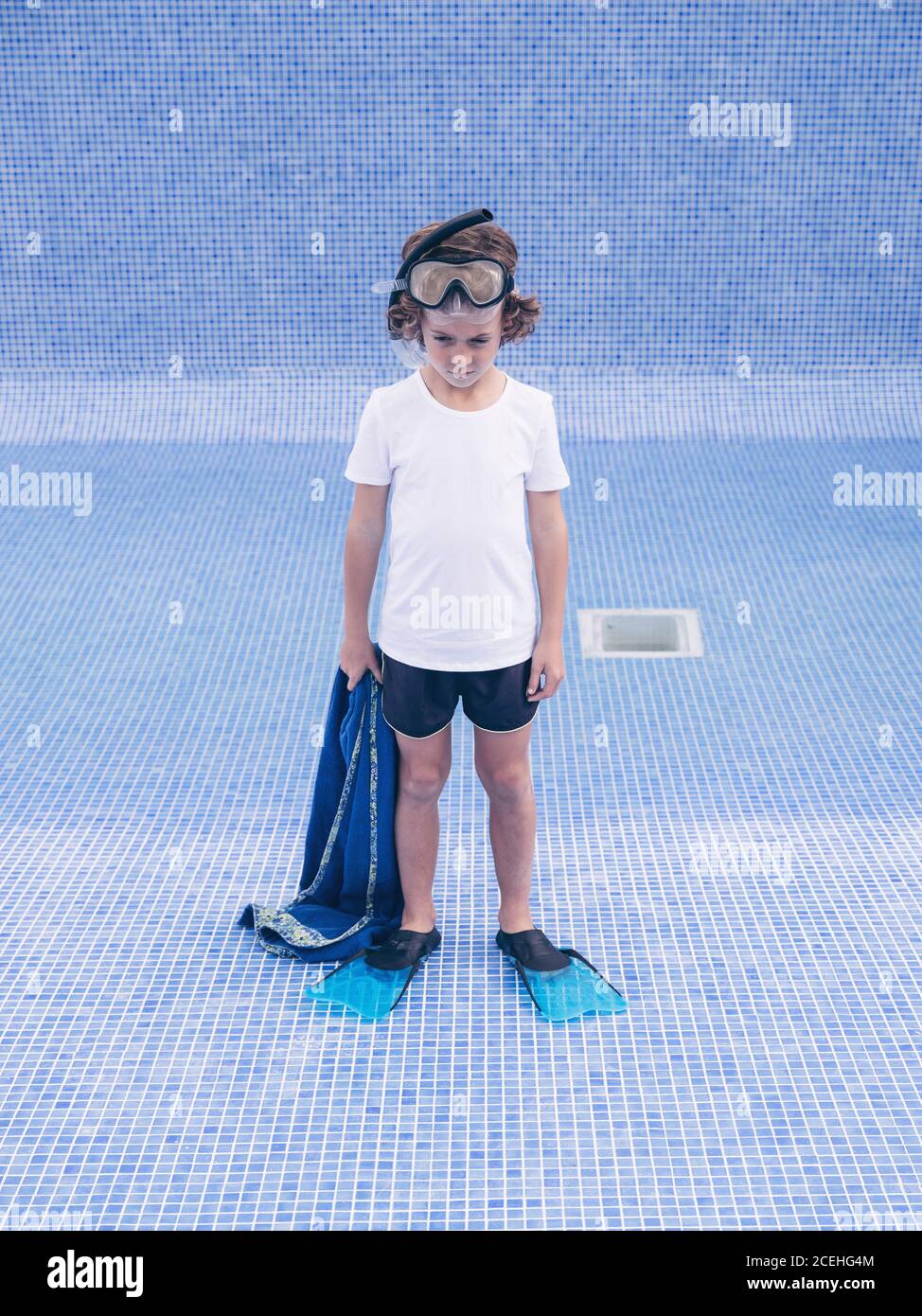 Diving into empty pool hi-res stock photography and images - Alamy