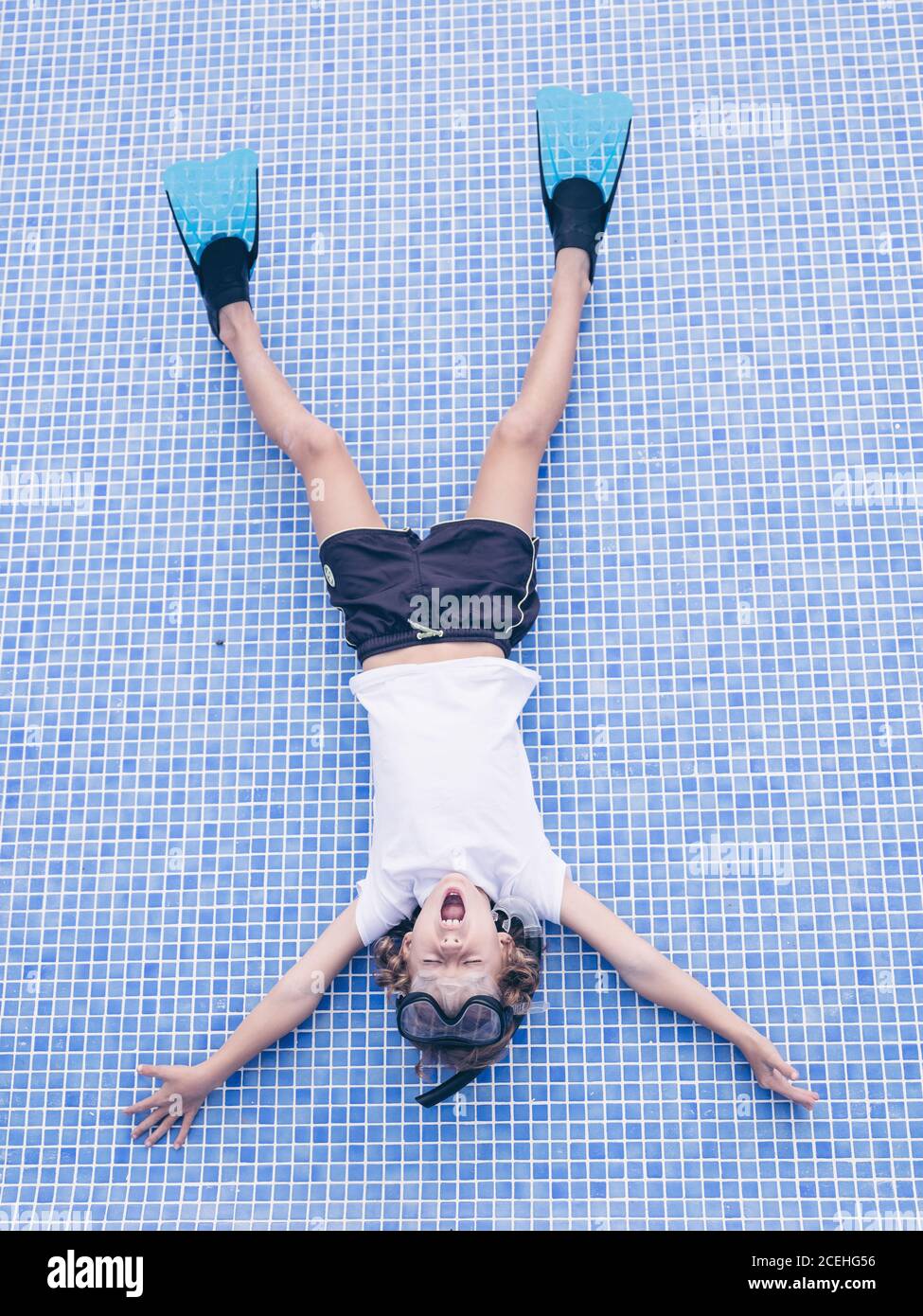 Child screaming floor hi-res stock photography and images - Alamy