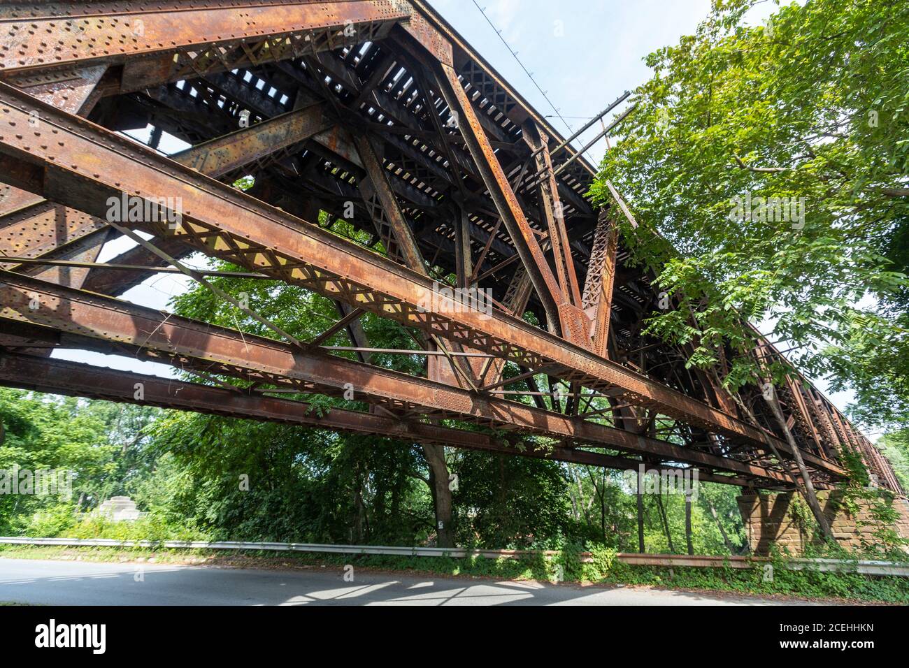 Railroad bridge crossing deerfield river hi-res stock photography and ...