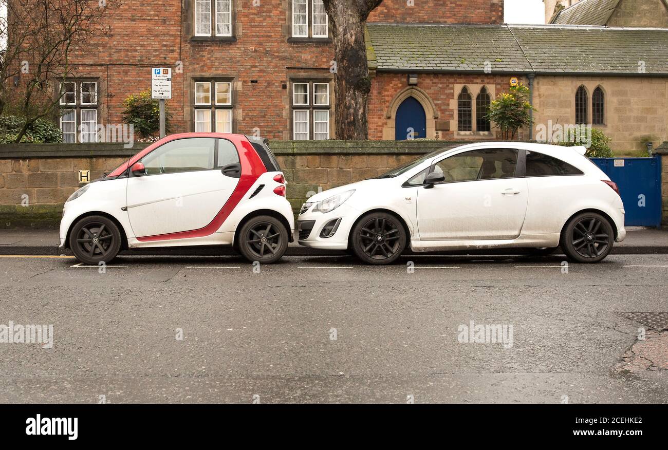 Bumper to bumper parking hi-res stock photography and images - Alamy