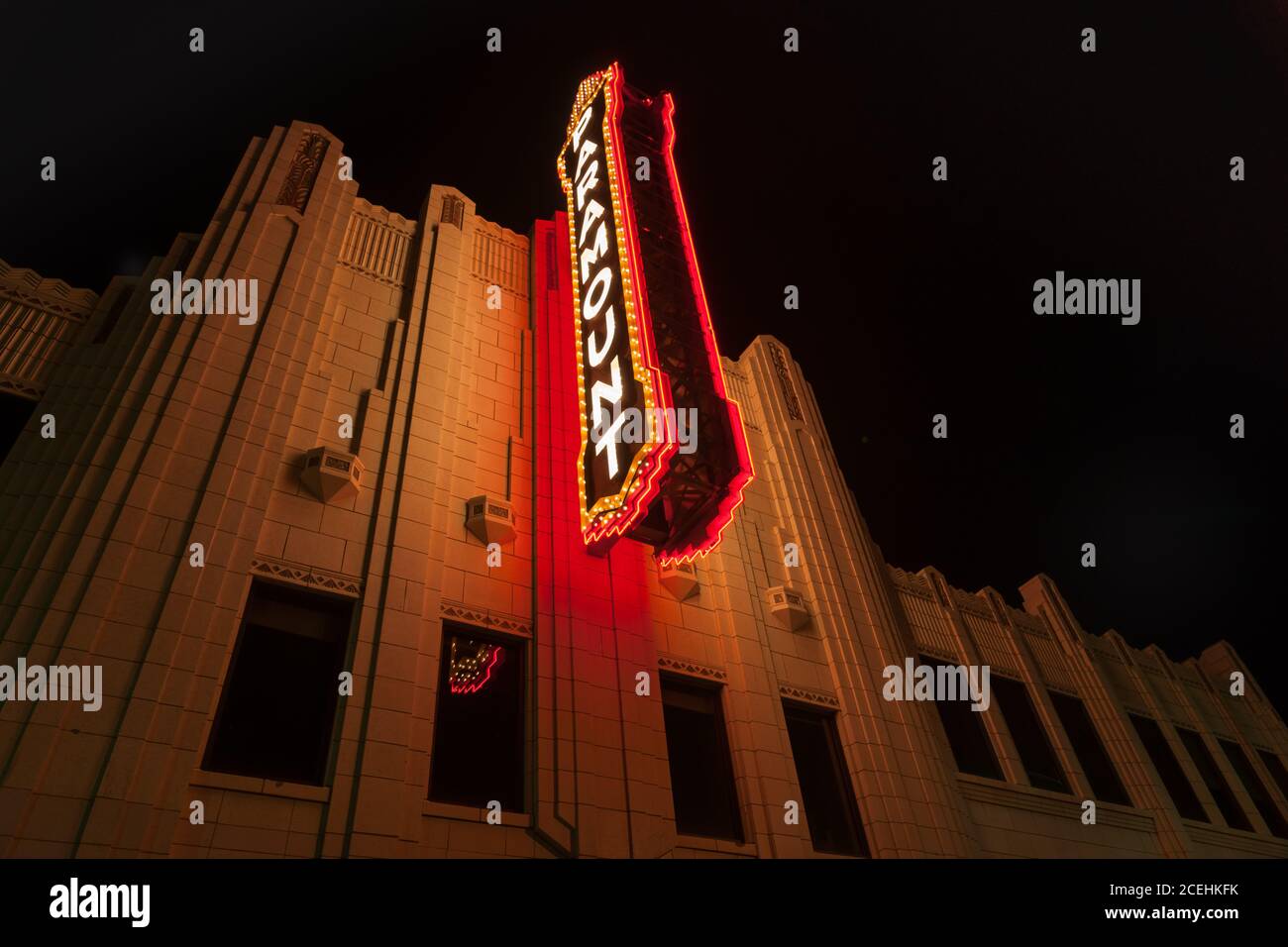 Art deco style paramount hi-res stock photography and images - Alamy