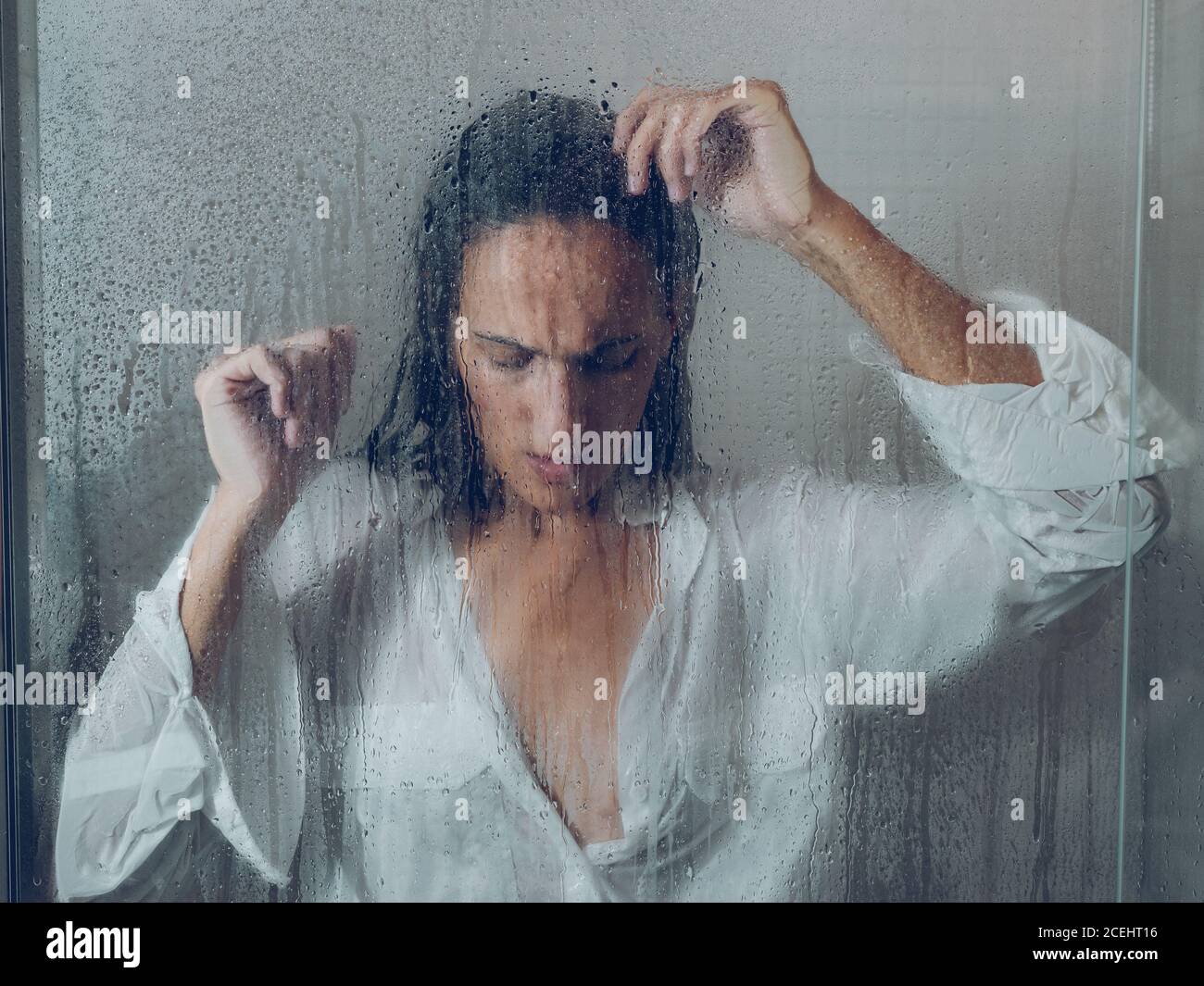 Wet shirt hi-res stock photography and images - Alamy