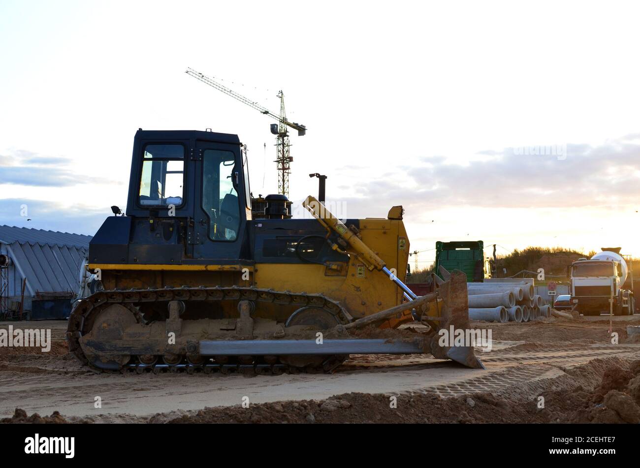 Track-type bulldozer, earth-moving equipment. Land clearing, grading ...