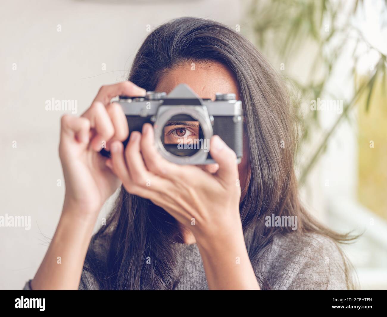 Without lens hi-res stock photography and images - Alamy