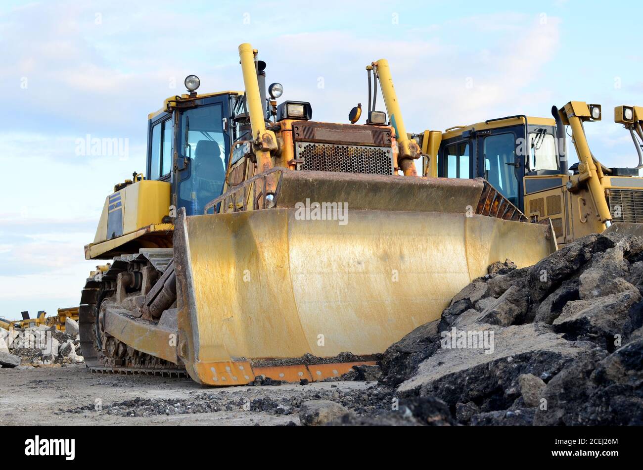 Track-type bulldozer, earth-moving equipment. Land clearing, grading ...