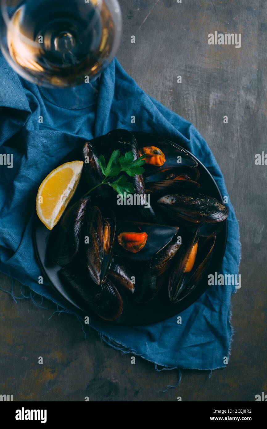 Boiled fresh mussels served Stock Photo - Alamy