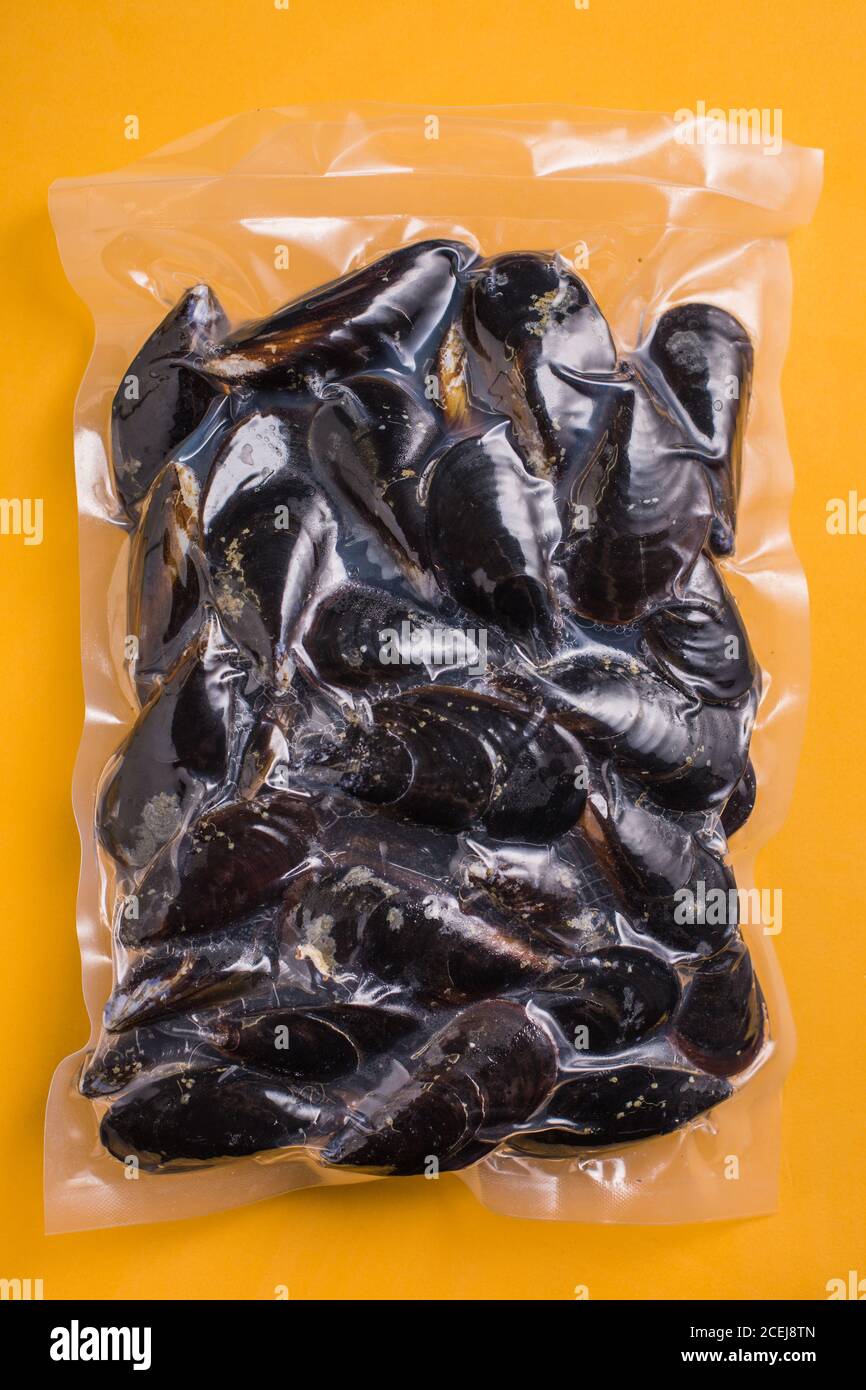 Bag of mussels hi-res stock photography and images - Alamy