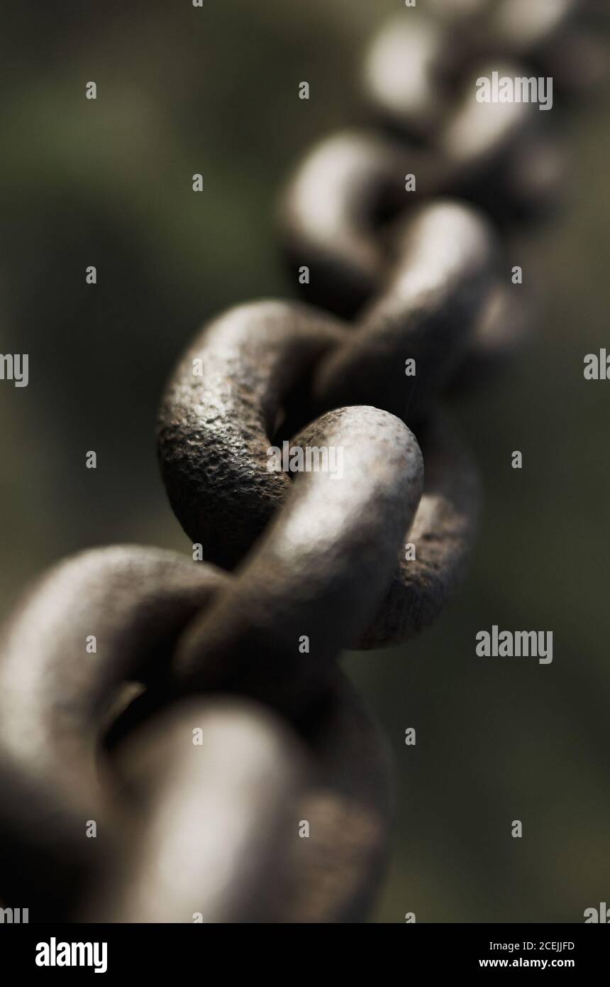 Textured surface of chain in closeup Stock Photo - Alamy