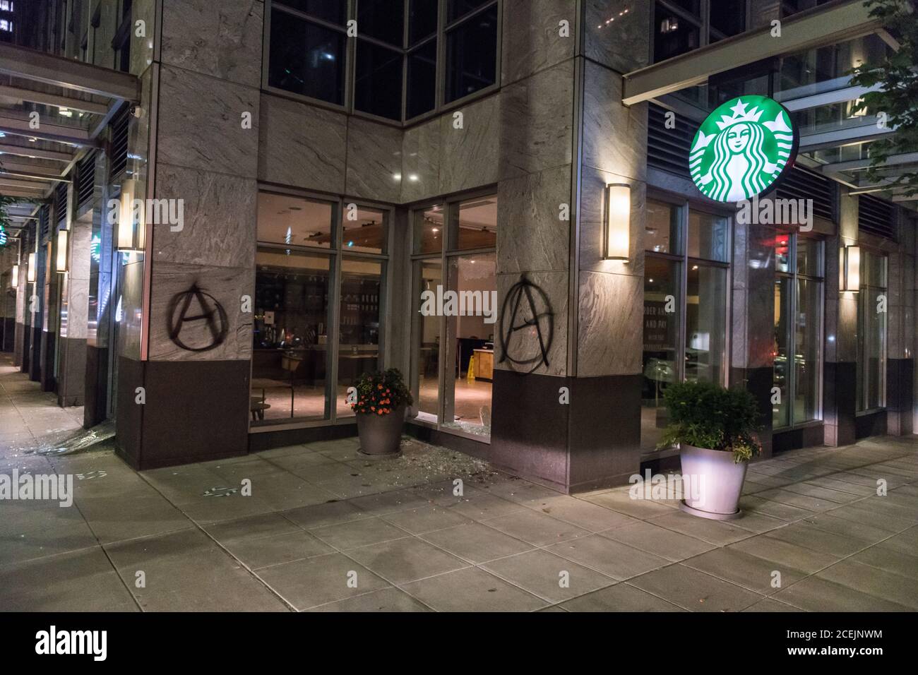 Seattle riot police starbucks hi-res stock photography and images - Alamy