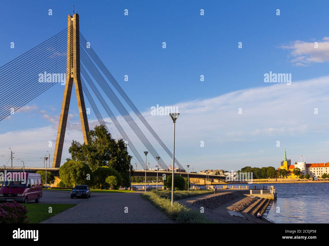 Cross over, cable hi-res stock photography and images - Alamy