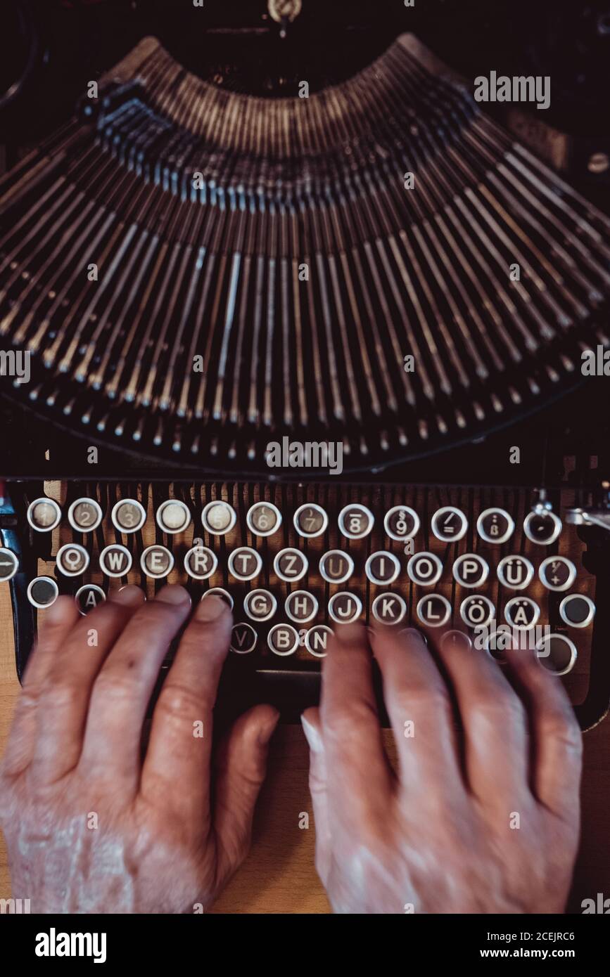 Manual Typesetting High Resolution Stock Photography and Images - Alamy