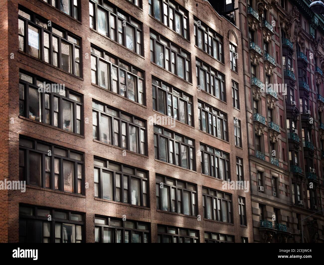 Dark brick windows hi-res stock photography and images - Alamy
