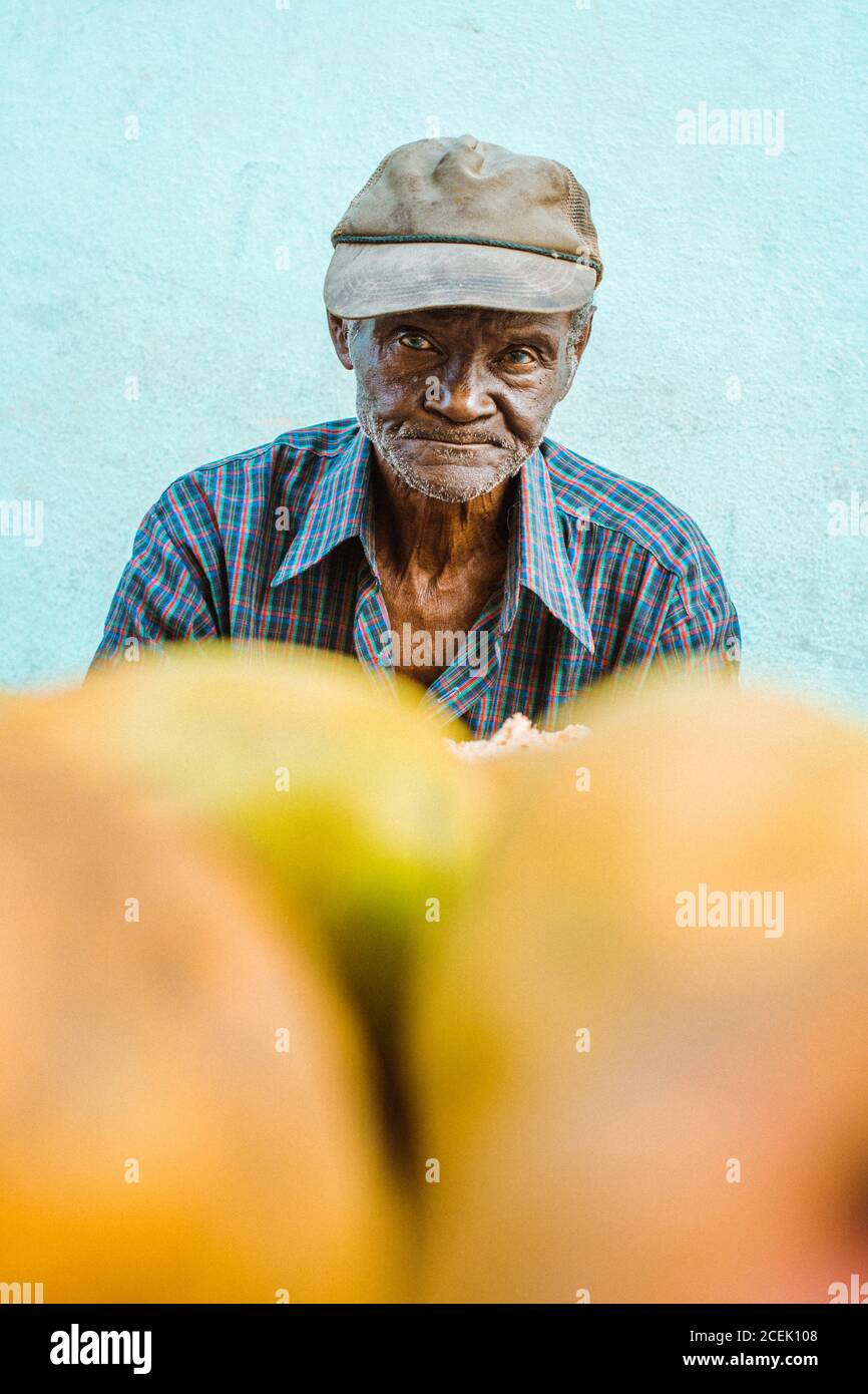 LA HABANA, CUBA - MAY 1, 2018: Serious black man in ages with wrinkles ...