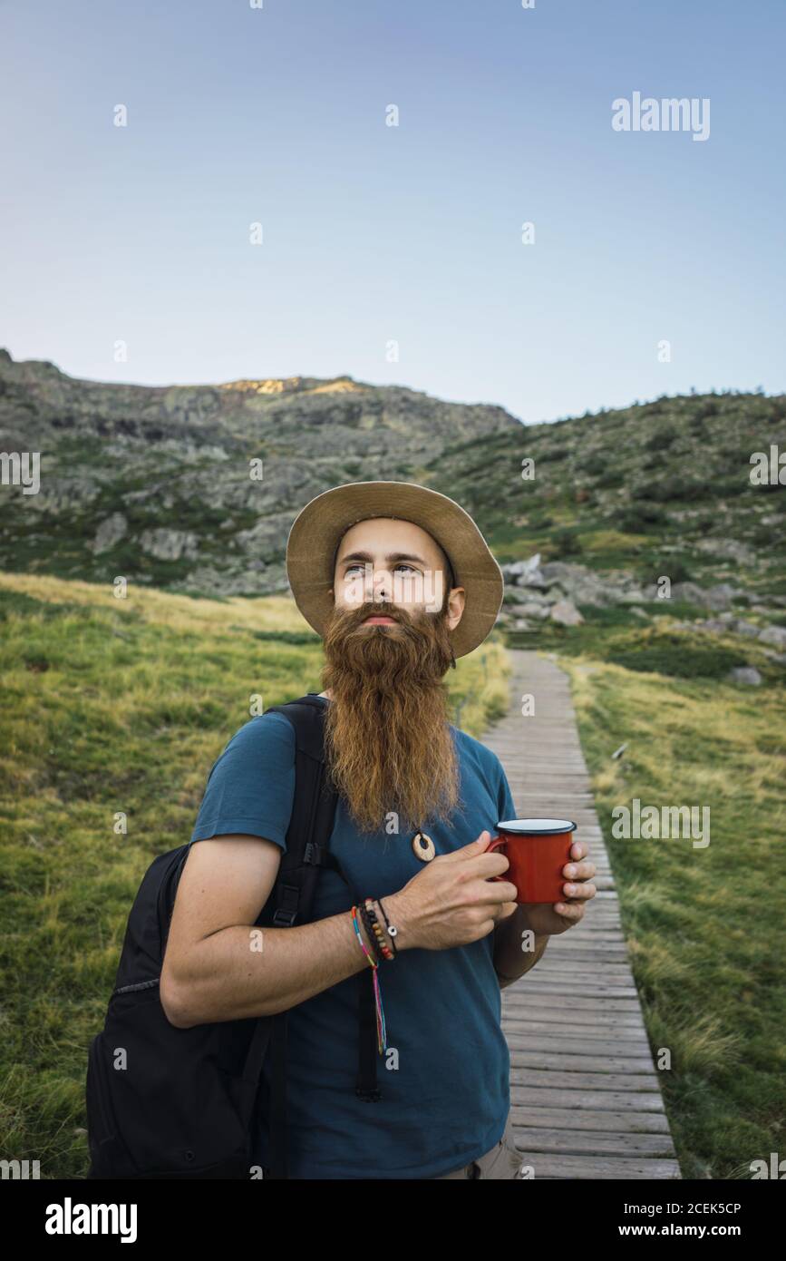 Man standing in field hi-res stock photography and images - Alamy