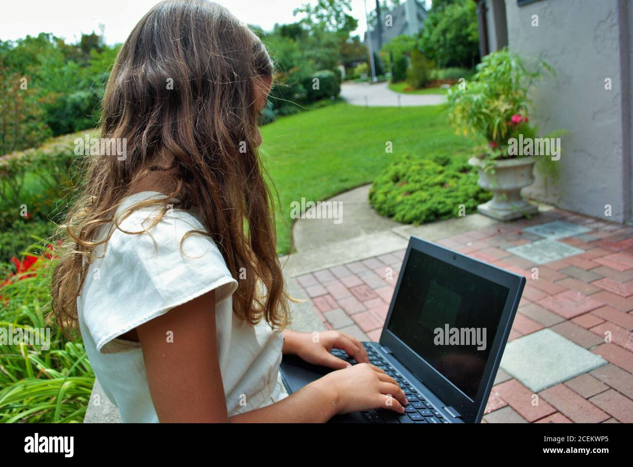 Children school remotely zoom hi-res stock photography and images - Alamy
