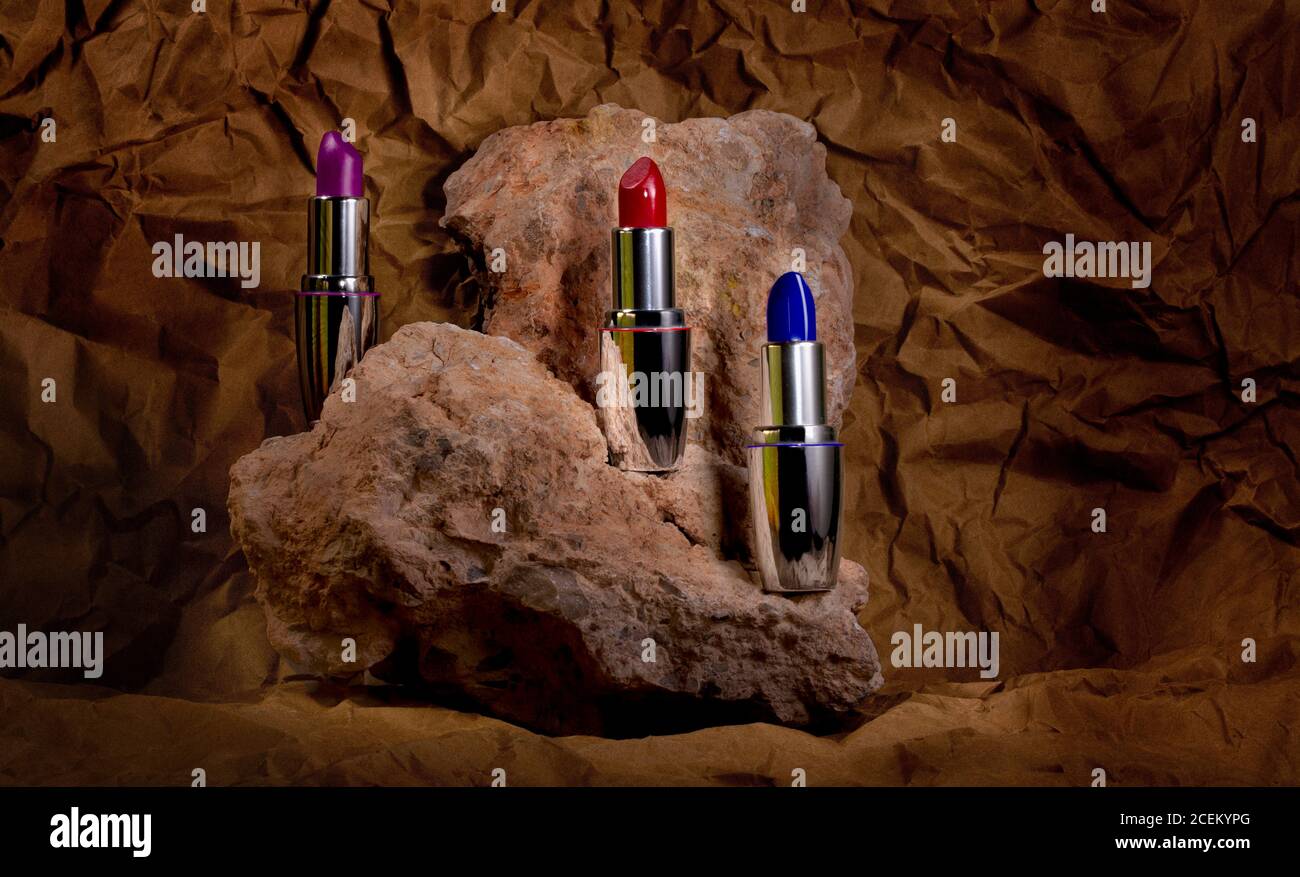 Gold lips beauty sparkly hi-res stock photography and images - Alamy