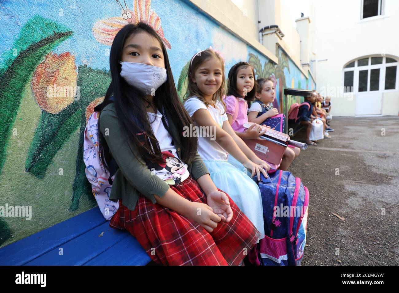 Nice, France. 1st Sep, 2020. Pupils arrive at the campus of a primary ...