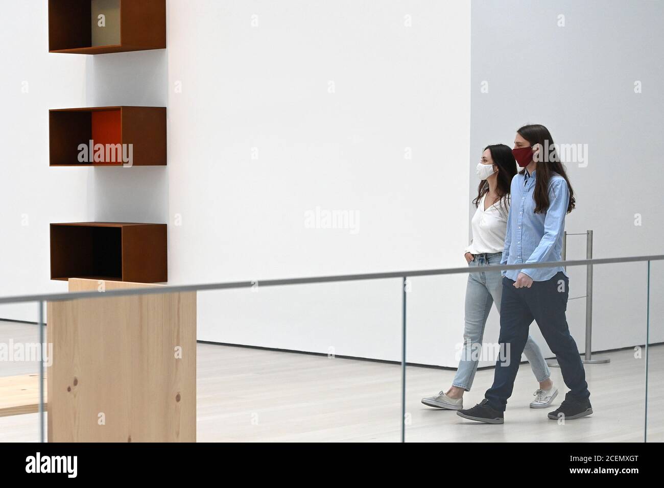 New York City, USA. 01st Sep, 2020. Visitors wear masks as they visit ...