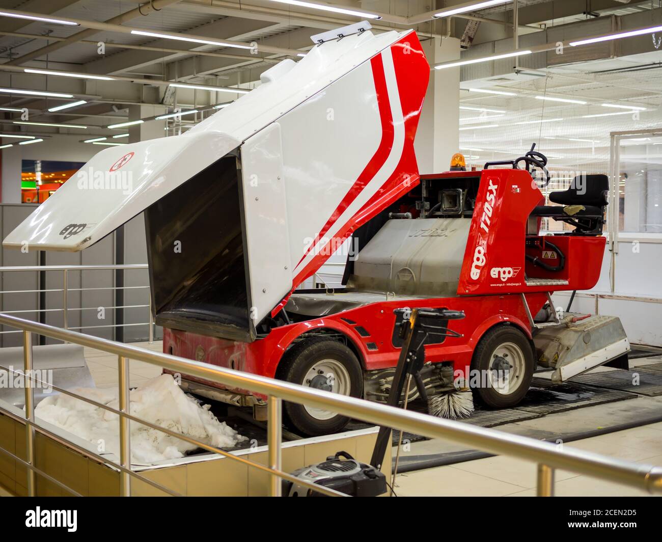 Electric harvester hi-res stock photography and images - Alamy