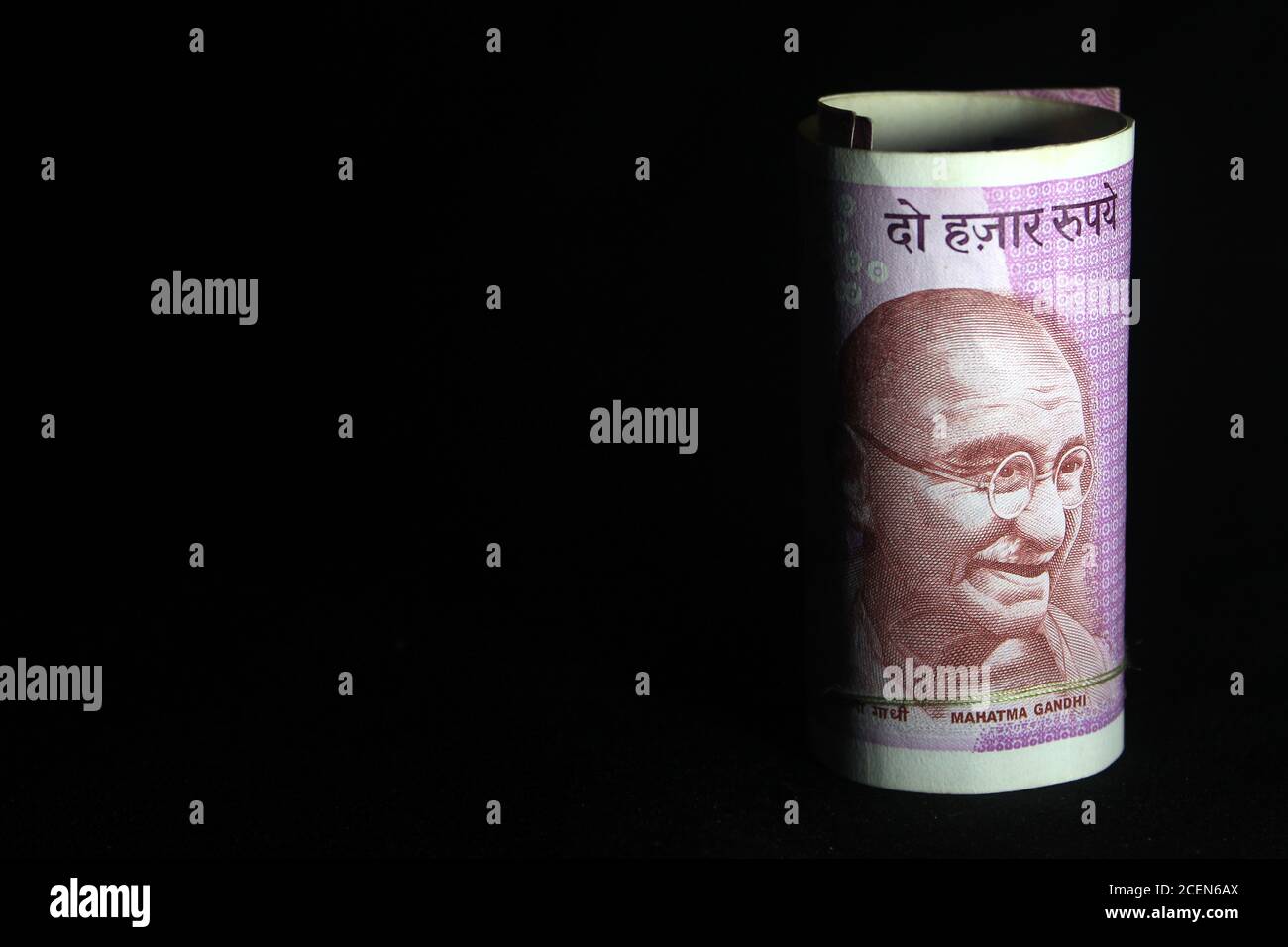 2000 rupee note hi-res stock photography and images - Alamy