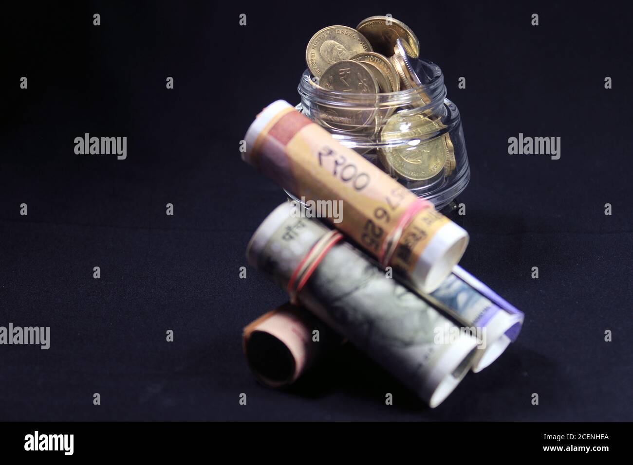 Two hundred notes hi-res stock photography and images - Alamy