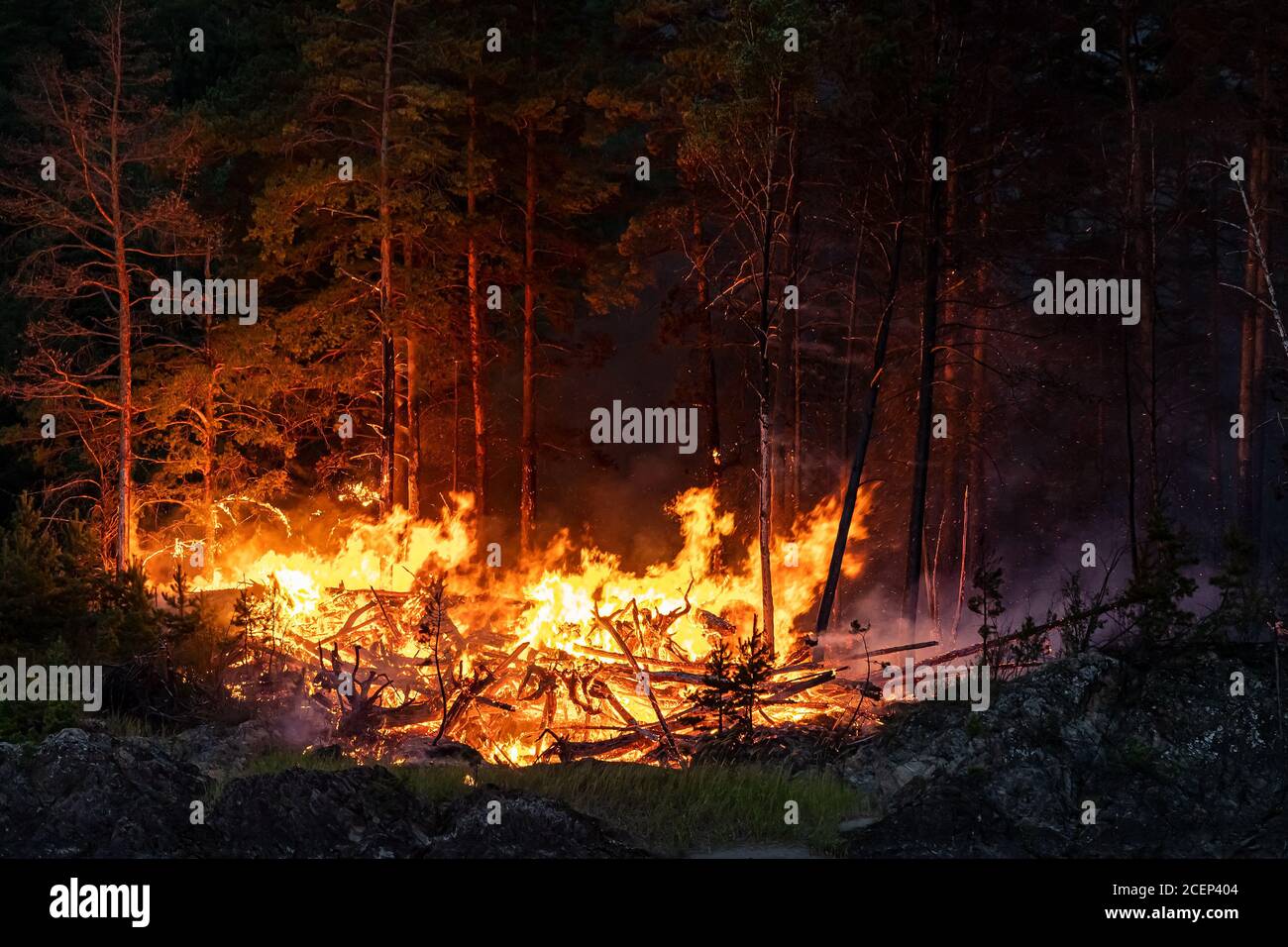 Silhouette bushfire smoke flames hi-res stock photography and images ...