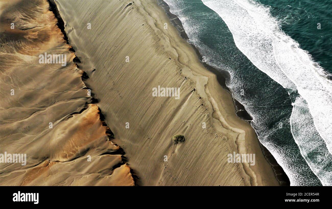 View from above of the wild Pacific coast in Peru Stock Photo - Alamy